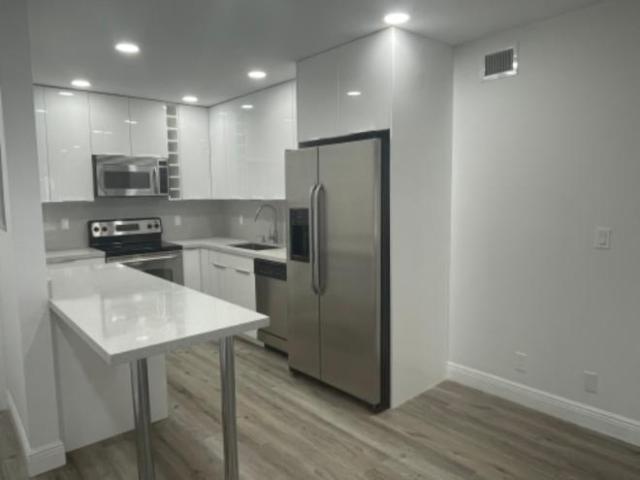 2 Br, 2 bath, Condo 630 Nw 13th St