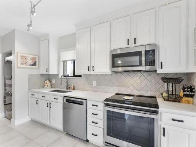 2 Br, 2 bath, Condo 6314 Longboat Lane W