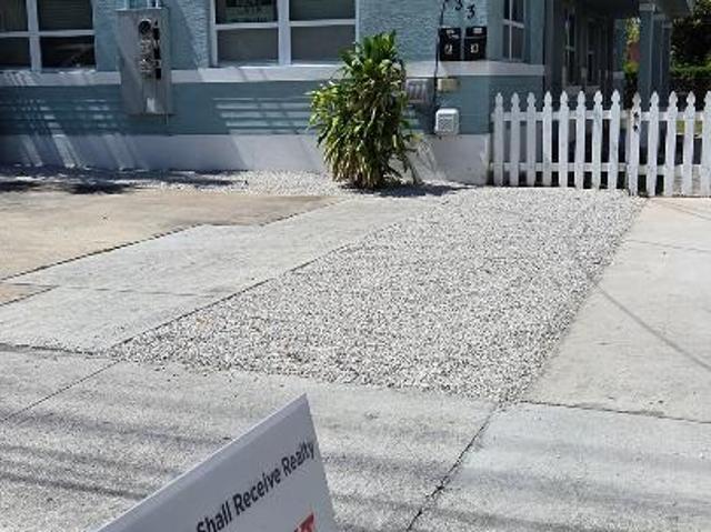 2 Br, 2 bath, Condo 633 11th St