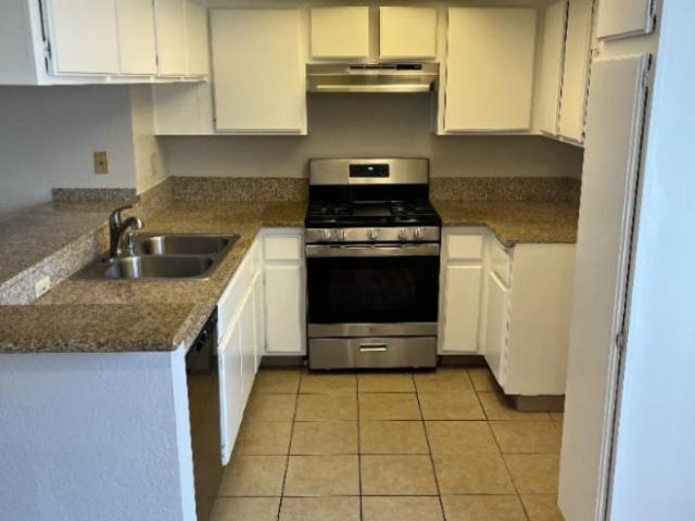 2 Br, 2 bath, Condo 636 E Verdugo Ave