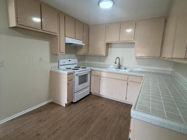 2 Br, 2 bath, Condo 6412 Crescent Ave