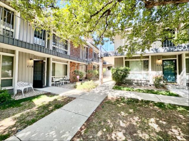 2 Br, 2 bath, Condo 6495 E Happy Canyon Rd
