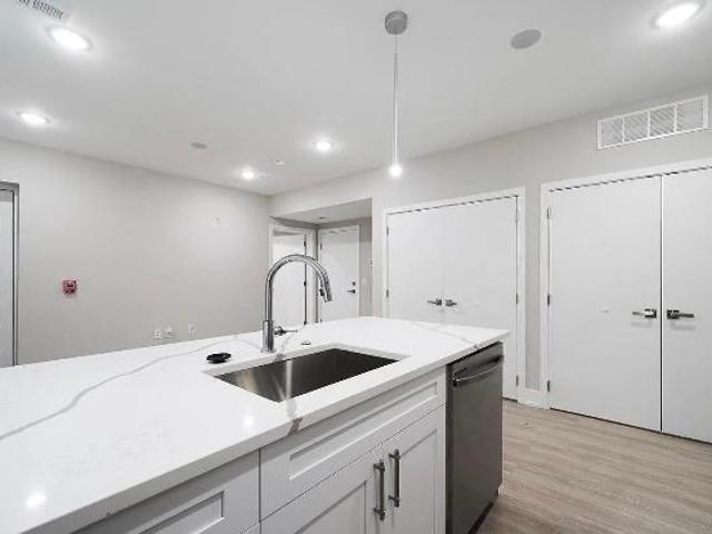 2 Br, 2 bath, Condo 649 N 35th St Philadelphia Pa 19104 Usa