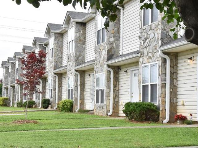 2 Br, 2 bath, Condo 650 S Main St
