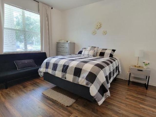 2 Br, 2 bath, Condo 6519 W Newberry Rd