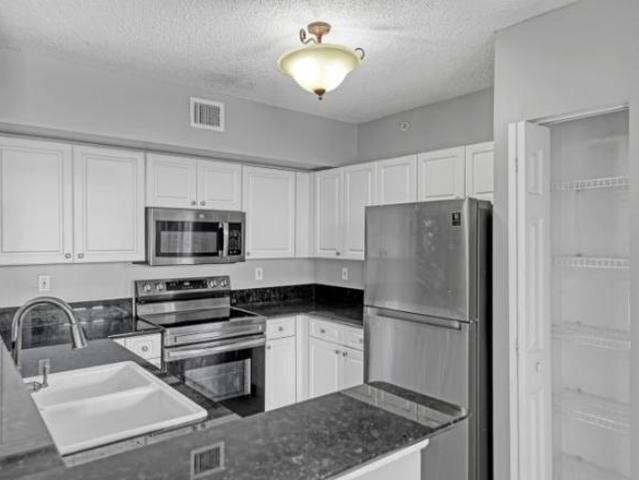 2 Br, 2 bath, Condo 651 Okeechobee Boulevard