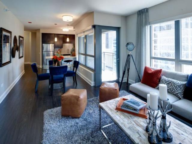 2 Br, 2 bath, Condo 65 W Hubbard St