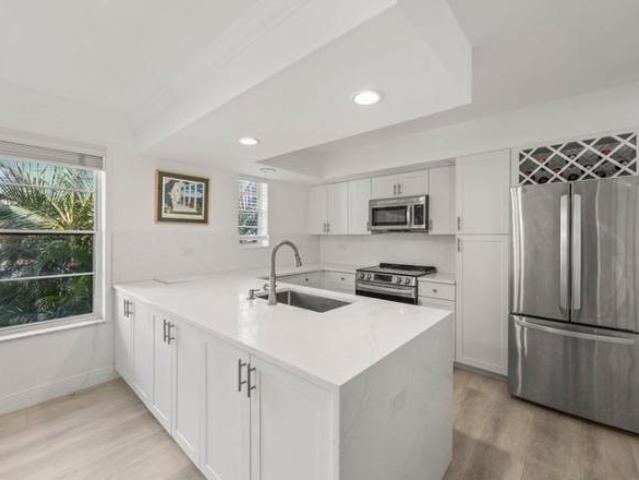 2 Br, 2 bath, Condo 664 Forsyth Street