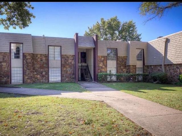 2 Br, 2 bath, Condo 6709 S Richmond Ave