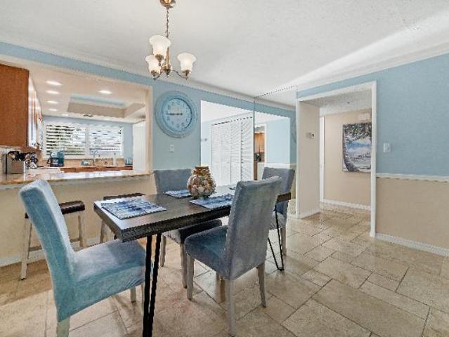 2 Br, 2 bath, Condo 6703 Midnight Pass Rd