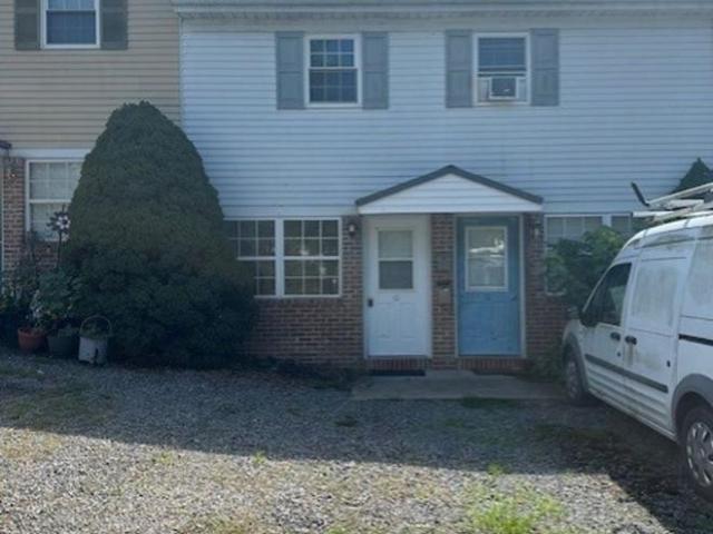 2 Br, 2 bath, Condo 696 Walborn Ln