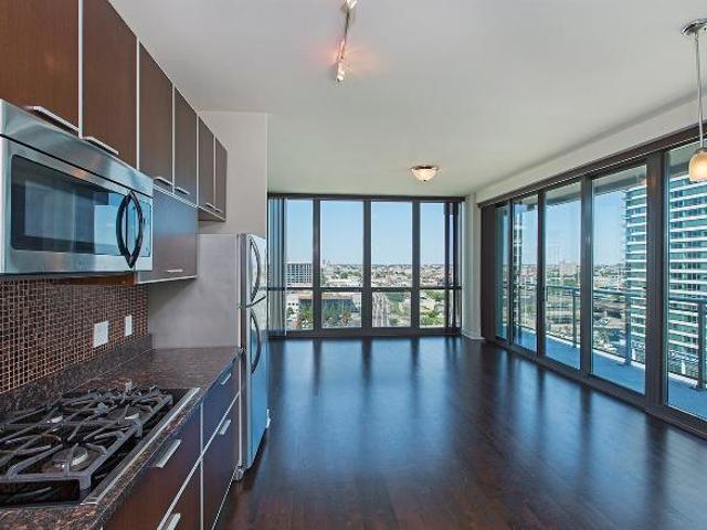 2 Br, 2 bath, Condo 698 W Wayman St
