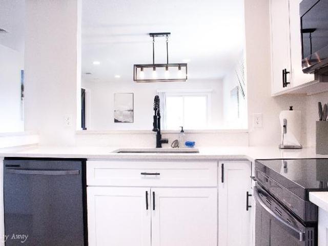 2 Br, 2 bath, Condo 6 Bay Acres Ave