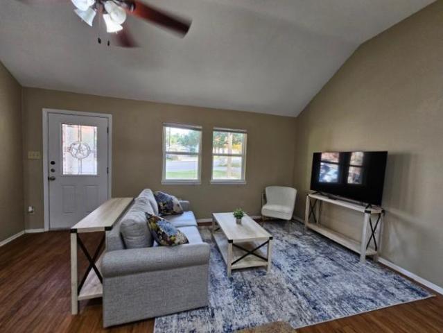 2 Br, 2 bath, Condo 7002 Oak Meadow Circle