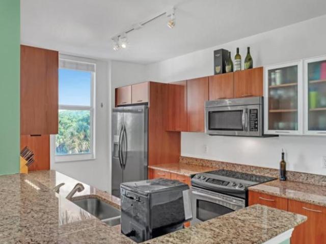 2 Br, 2 bath, Condo 700 E Boynton Beach Boulevard
