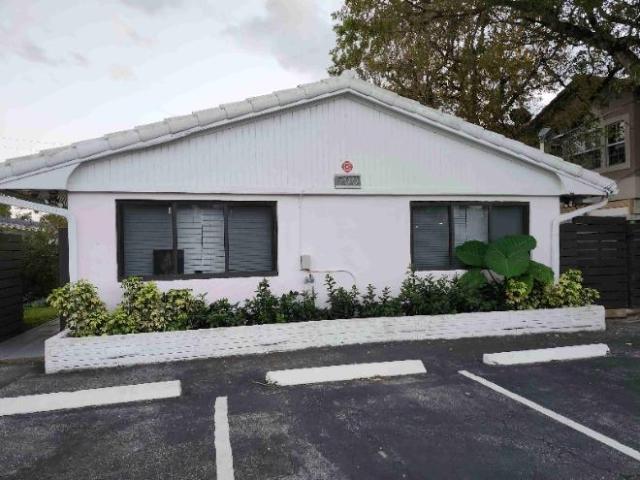 2 Br, 2 bath, Condo 700 Se 14th Ct