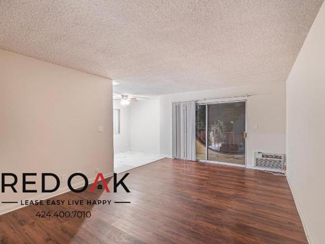 2 Br, 2 bath, Condo 7010 Lanewood Ave