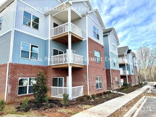 2 Br, 2 bath, Condo 7011 Star Oaks Ln
