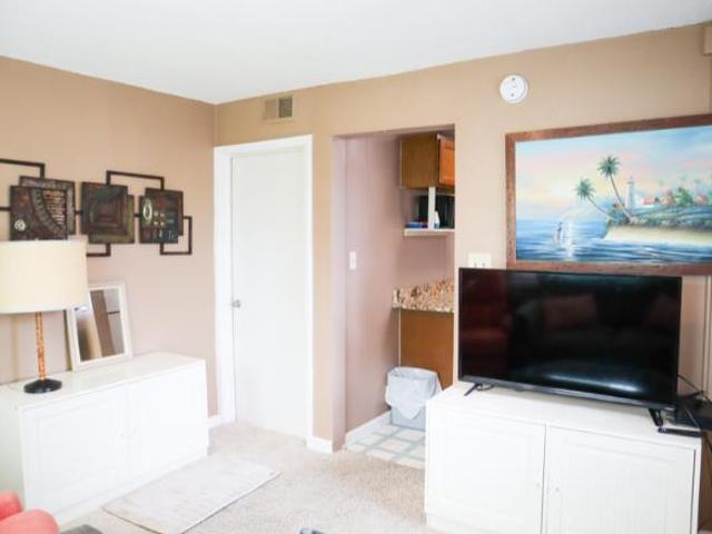 2 Br, 2 bath, Condo 703 St Louis Ave