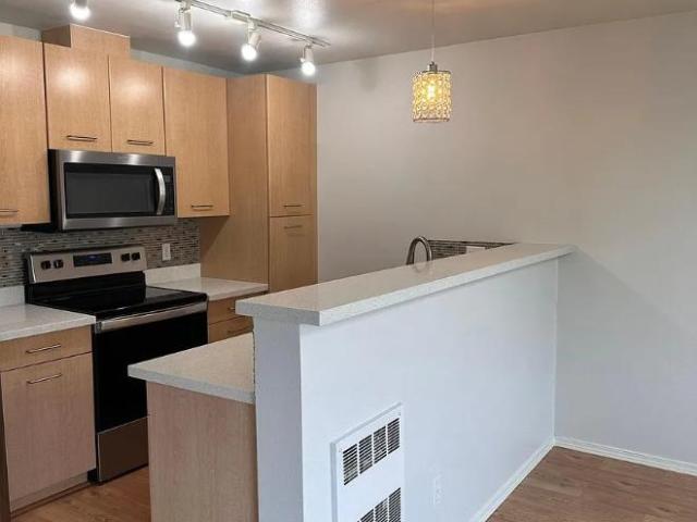 2 Br, 2 bath, Condo 710 240th Way SE
