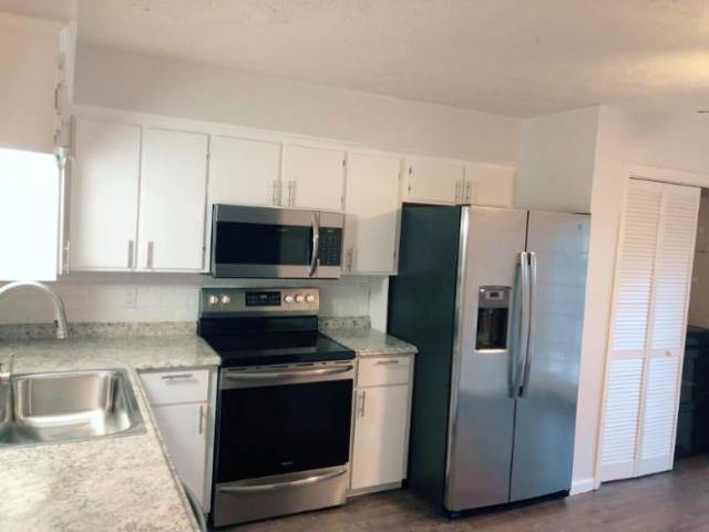 2 Br, 2 bath, Condo 714 Wellesley Ct