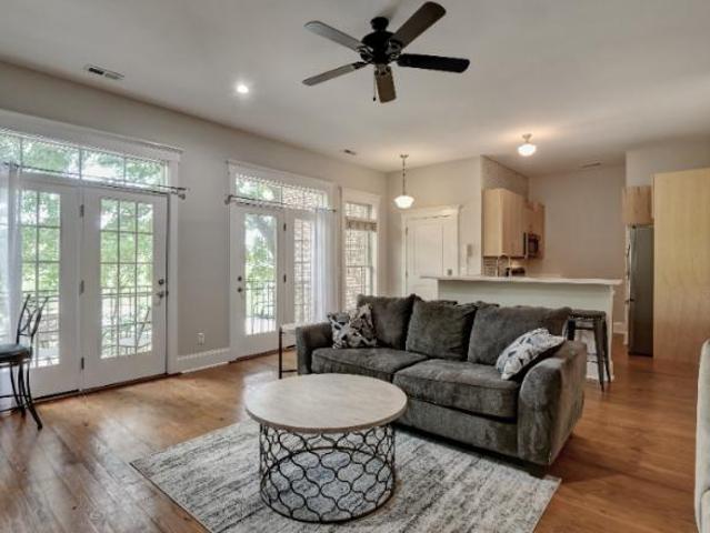 2 Br, 2 bath, Condo 715 N 4th St