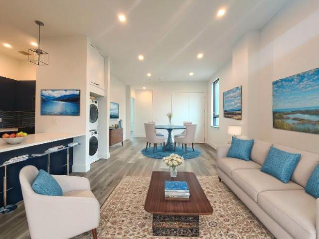 2 Br, 2 bath, Condo 715 Pak Ave