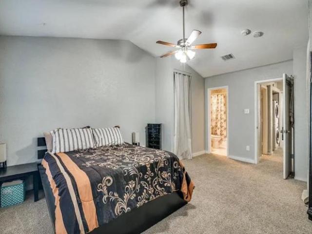2 Br, 2 bath, Condo 717 Lee St