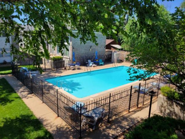 2 Br, 2 bath, Condo 719 Stackman