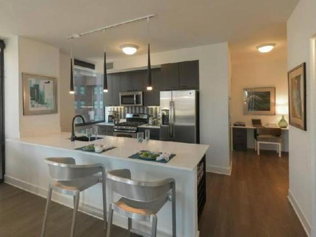 2 Br, 2 bath, Condo 71 E Lake
