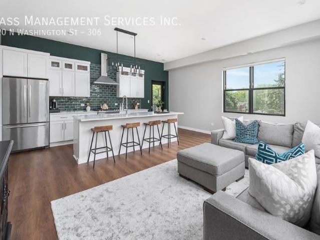 2 Br, 2 bath, Condo 720 N Washington St