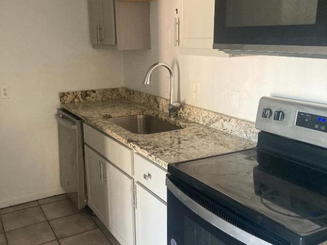 2 Br, 2 bath, Condo 728 Ohio Pike