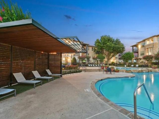 2 Br, 2 bath, Condo 7301 Oakmont Blvd