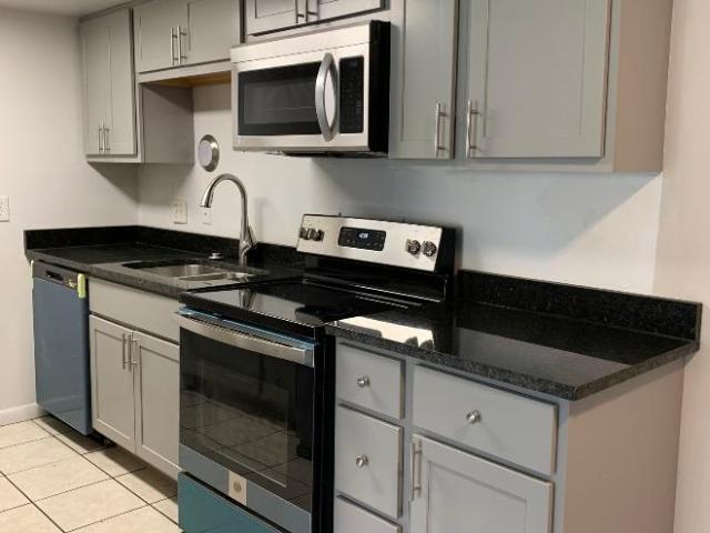 2 Br, 2 bath, Condo 730 Ohio Pike