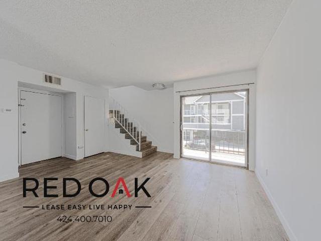 2 Br, 2 bath, Condo 7340 Haskell Ave