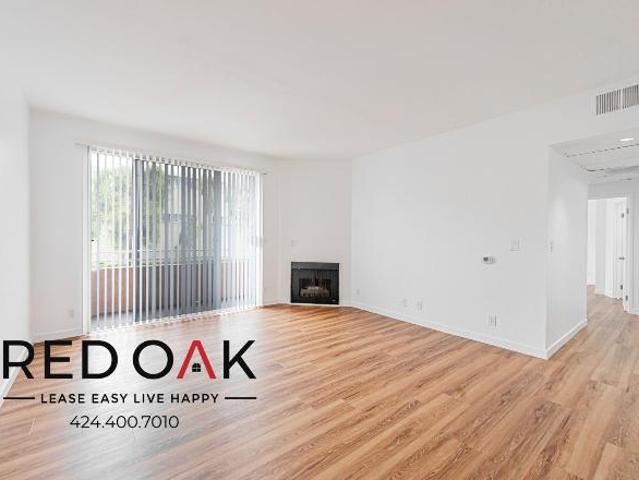 2 Br, 2 bath, Condo 7370 Hawthorn Ave