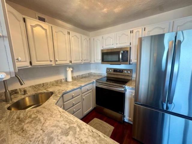 2 Br, 2 bath, Condo 77 Adams St