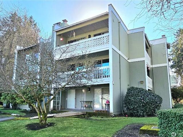 2 Br, 2 bath, Condo 7425 SW Ruby Dr