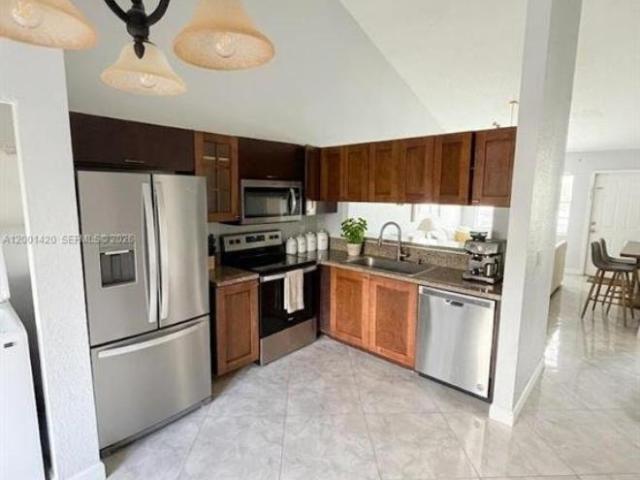 2 Br, 2 bath, Condo 7431 Tam Oshanter Blvd