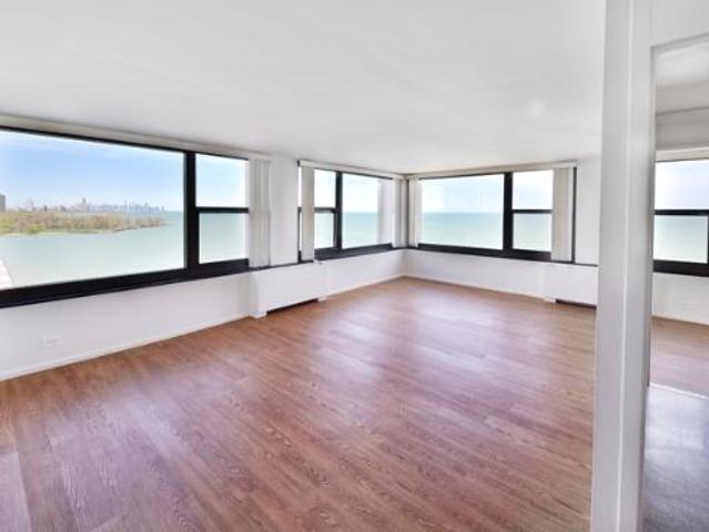 2 Br, 2 bath, Condo 7447 S South Shore Drive