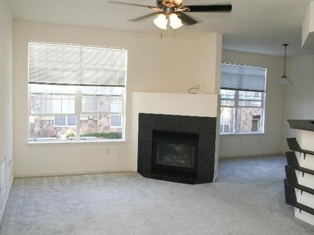2 Br, 2 bath, Condo 7440 S Blackhawk St