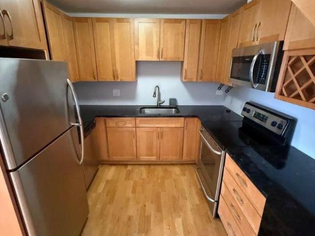 2 Br, 2 bath, Condo 744 West Gordon Terrace