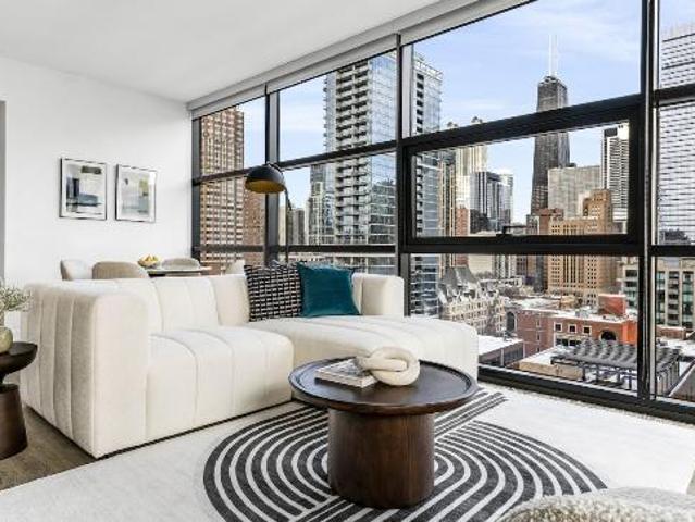 2 Br, 2 bath, Condo 751 N Wells St
