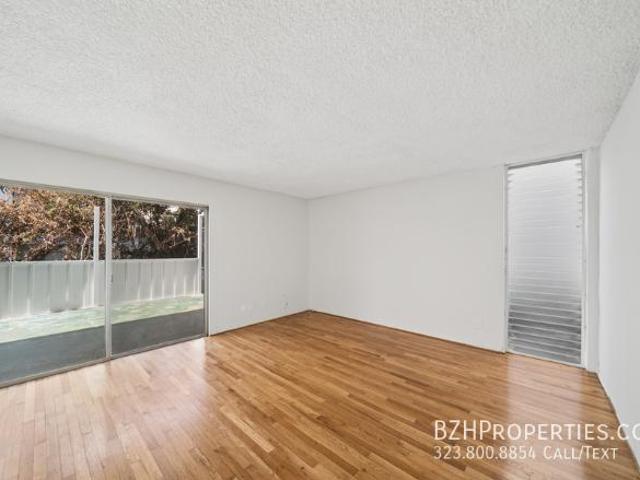 2 Br, 2 bath, Condo 7545 W Hampton Ave