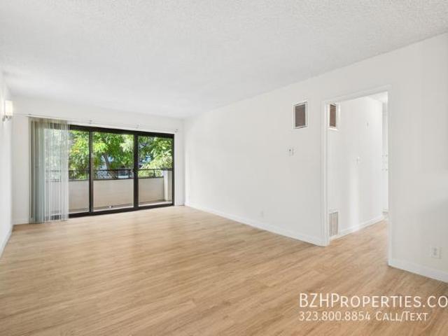 2 Br, 2 bath, Condo 7540 Hampton Ave