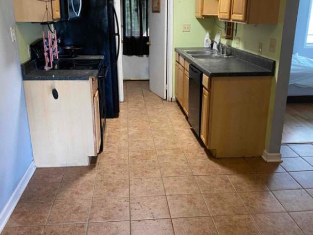 2 Br, 2 bath, Condo 755 Burcale Rd