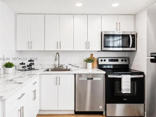 2 Br, 2 bath, Condo 7605 NW 5th Pl