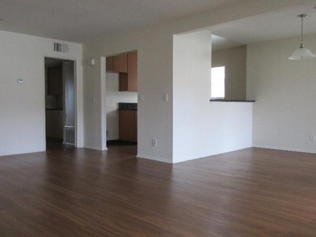 2 Br, 2 bath, Condo 760 E Route 66