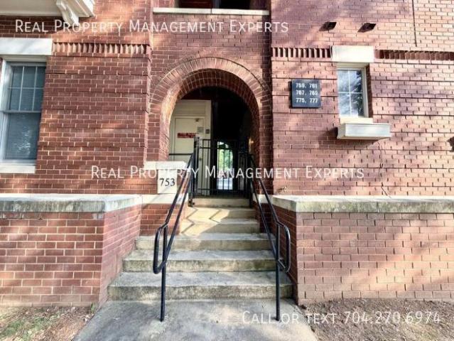 2 Br, 2 bath, Condo 761 N Alexander St