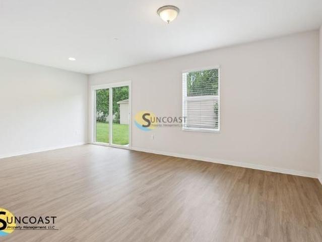 2 Br, 2 bath, Condo 7638 Mailes Ct